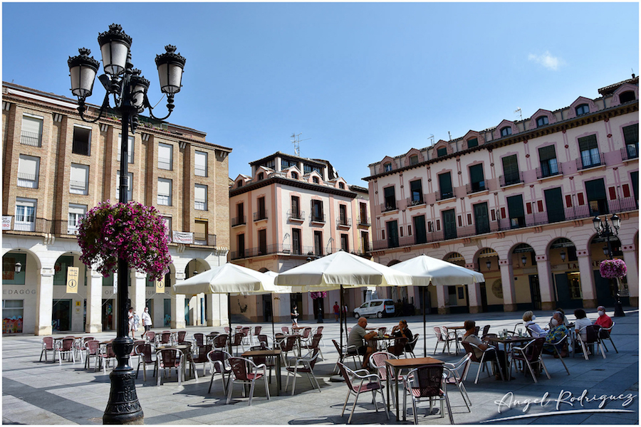 Magical Huesca guided walking tour - Barceló Experiences