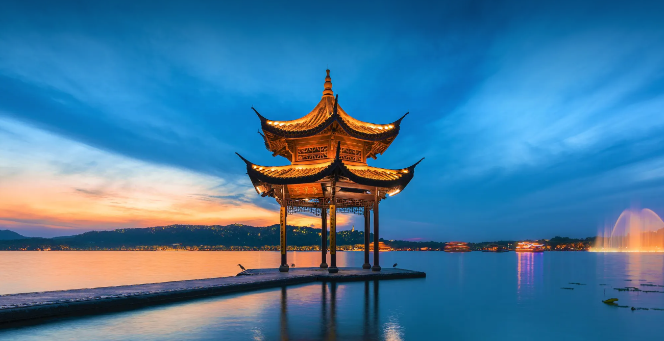 Hangzhou West Lake: Dual Intangible Cultural Heritage Experience (Gaily ...