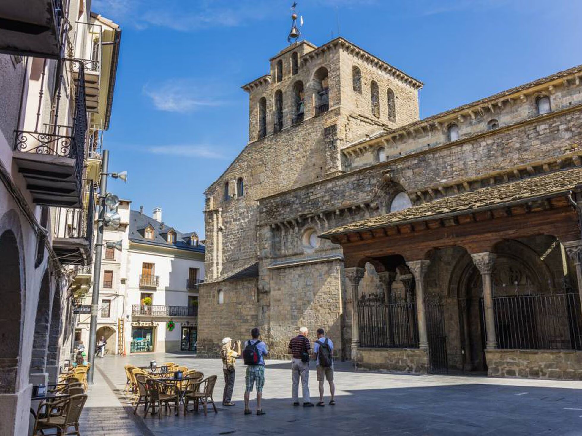 Jaca guided walking tour - Barceló Experiences